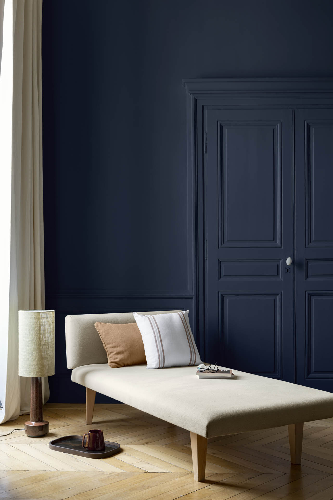 Le bleu profond : La couleur intense pour un intérieur sophistiqué