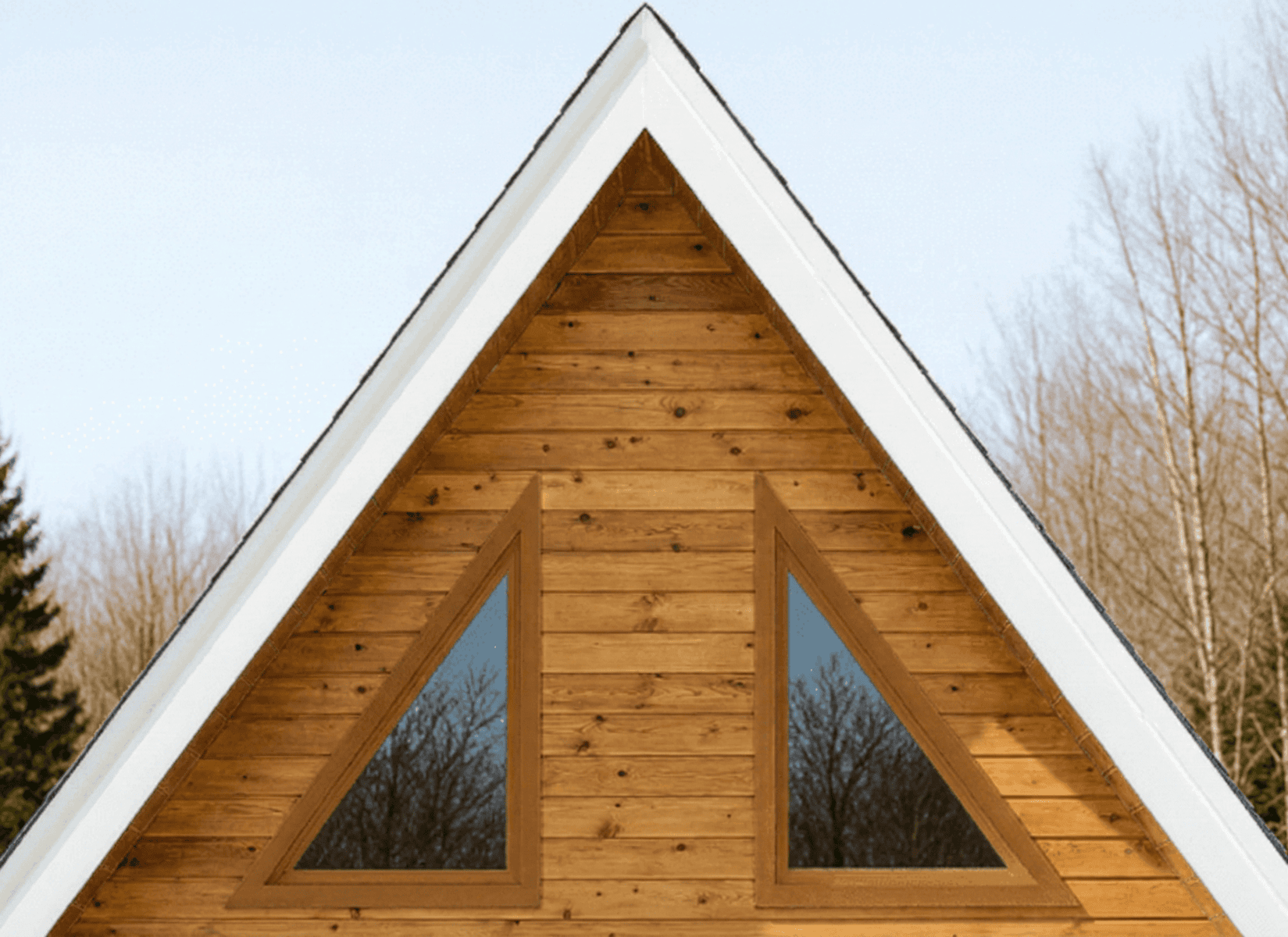 Fenêtre triangulaire : la signature design de votre maison | Ynspir